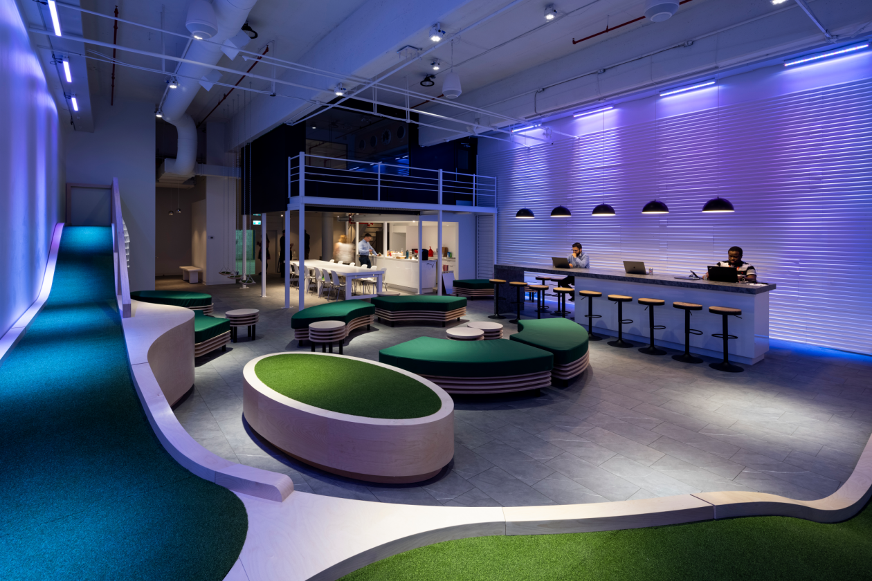 Étudiants : démarrez votre carrière avec Intelcom